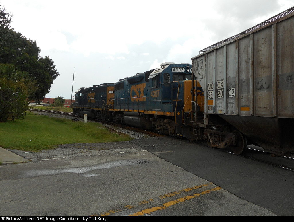 CSX 6100 & 4307
